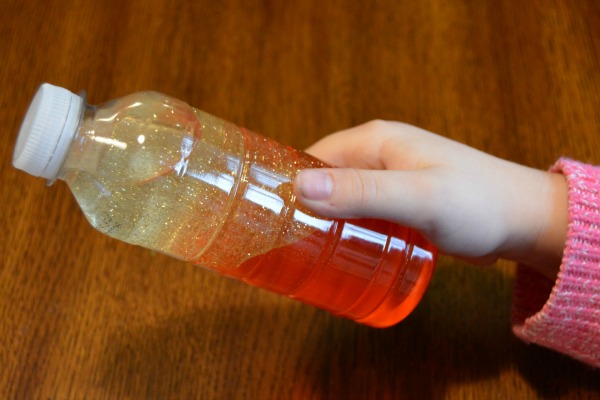 Recycled Crafts | Kids' Oil + Water Science Experiment